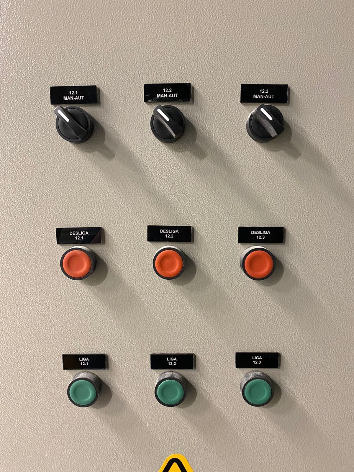 Quadro de Comandos Remotos - QCR - DN Engenharia